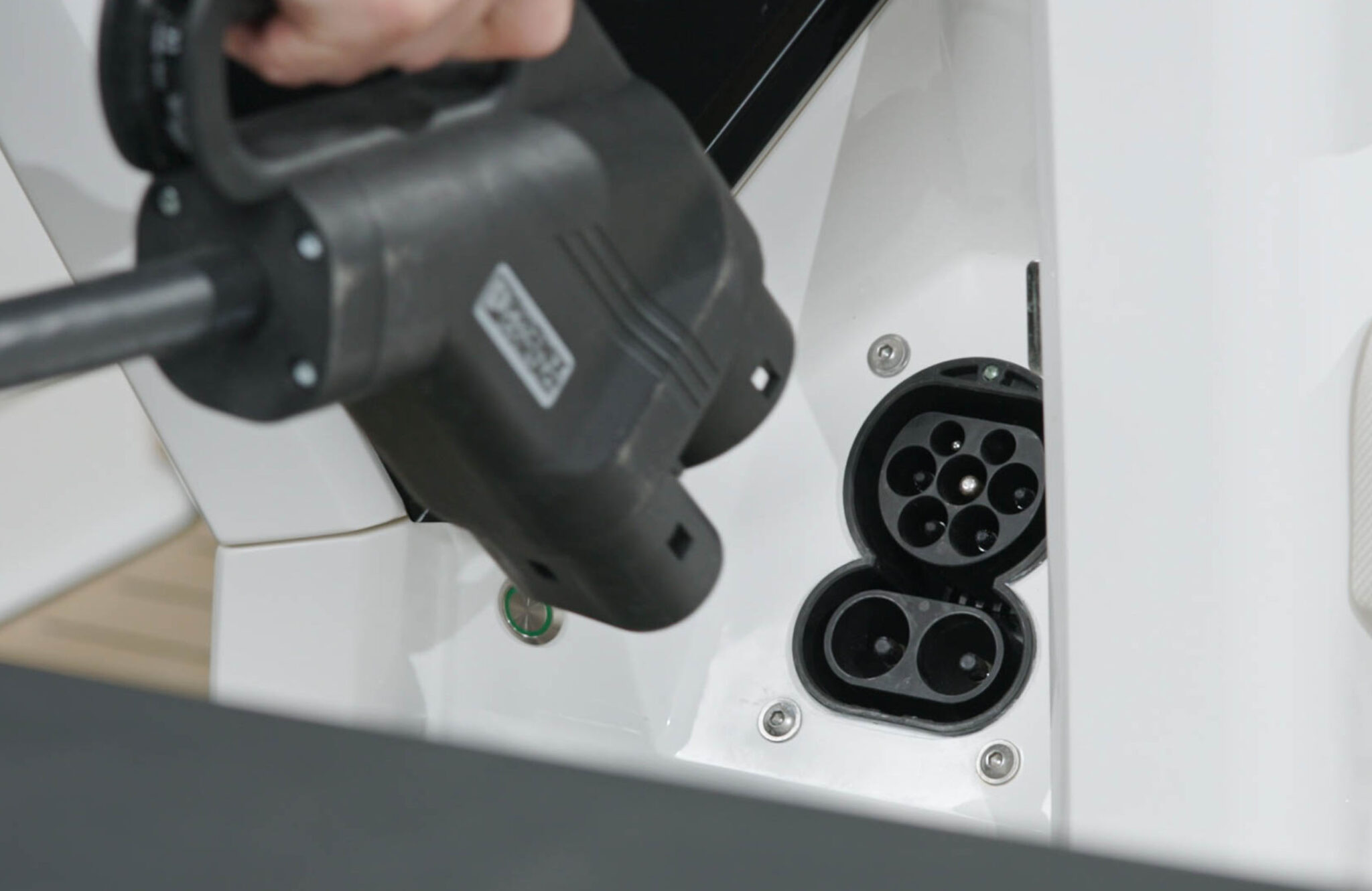 Williams Unveils First Fully Electric Tender EvoJet - Williams Tenders USA